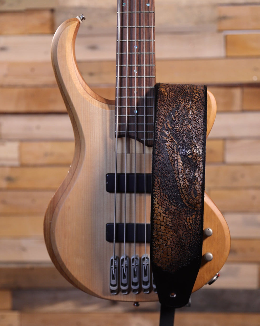 Gold & Silver Dragon – Backbeat Leather